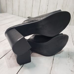 Seven7 | Shoes | New Seven7 Black Isabella Mules Croc Texture | Poshmark